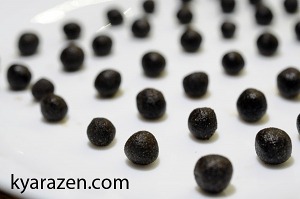 Making Kneaded Incense Balls - Neri-Koh - KyaraZen